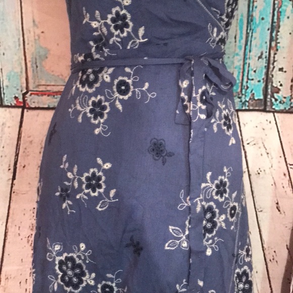 Chelsea & Violet | Dresses | Chelsea Violeteyelet Floral Wrap Dressxs ...
